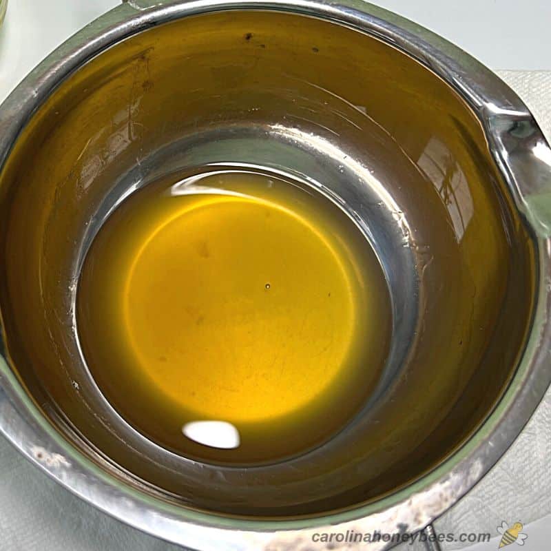 How to Make Petroleum Jelly (Natural Vaseline) - Carolina Honeybees How to Make Petroleum Jelly (Natural Vaseline) - Carolina Honeybees